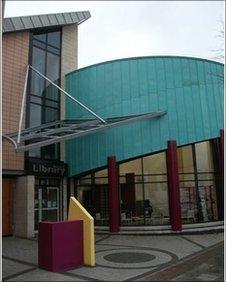 New library opens in Dungiven - BBC News