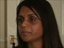 Family of Kent mum murdered in India call for justice - BBC News