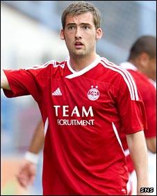 Stockport take Aberdeen striker Michael Paton - BBC Sport