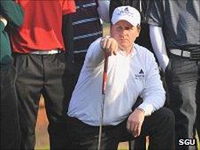 Golf coach Adam Hunter dies from leukaemia, aged 48 - BBC Sport