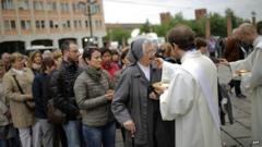 El Sudario de Turín vuelve a ser expuesto tras 5 años de espera - BBC ...