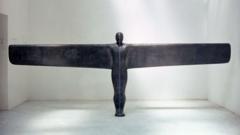 Angel of the North: The icon that was nearly never built - BBC News