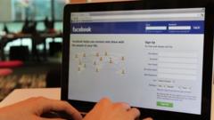 Illinois lawmaker Nick Sauer quits after 'catfishing' claim - BBC News