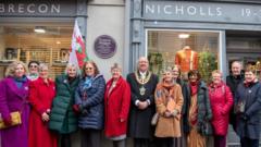 Purple plaque for first Brit woman to get medical degree - BBC News