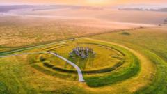 Stonehenge: Did ancient 'machine' move stones from Wales? - BBC News