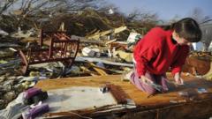 US storms: At least 14 dead in trail of destruction - BBC News