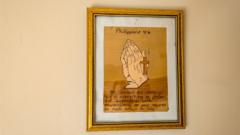 The preachers getting rich from poor Americans - BBC News