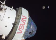 Hero's return for astronaut Shaun the Sheep - BBC News