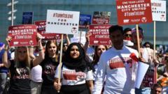 Manchester attack: Hundreds gather to remember victims - BBC News