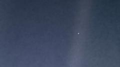 Voyager 2: Nasa fully back in contact with lost space probe - BBC News