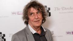 No regrets as ex-drugs smuggler Howard Marks lives with cancer - BBC News