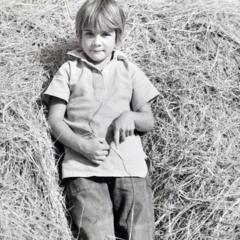 ‘As a child I saw the plane crash that killed my sisters' - BBC News