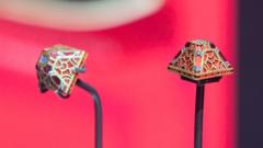 Sutton Hoo: Anglo-Saxon riches reunited for 'homecoming' show - BBC News