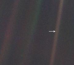 Nasa 're-masters' classic 'Pale Blue Dot' image of Earth - BBC News
