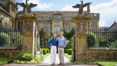 Mapperton Estate: Rewilding scheme transforms farmland - BBC News