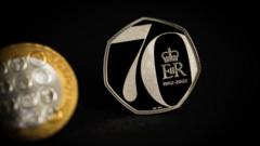 Platinum Jubilee: The Queen depicted on horseback on commemorative coin ...
