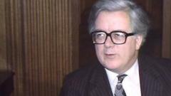 Geoffrey Howe, former Conservative chancellor, dies aged 88 - BBC News