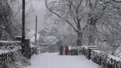 Snowy scenes from around the UK - BBC Weather