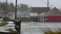 One dead as Storm Lee hits New England and Canada - BBC News