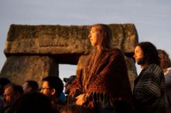 In pictures: Summer and winter solstice celebrations - BBC News