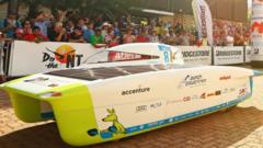 In pictures: Solar challenge race begins in Australia - BBC News