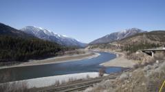 Finding a solution to Canada's Indigenous water crisis - BBC News