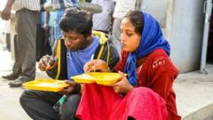 India's Indira canteen: The best meal you can buy for 13 cents - BBC News