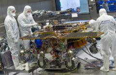 'Rosalind Franklin' Mars rover assembly completed - BBC News
