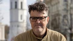 'Thousands' abused by former headmaster Robin Lindsay - BBC News