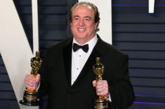 Oscars 2019: Green Book best picture win proves divisive - BBC News