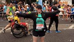 London Marathon's last finisher 'ignored and laughed at' - BBC News