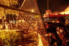 George Floyd death: Minneapolis clashes run into third night - BBC News