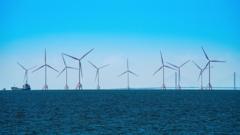 Climate change: Power companies 'hindering' move to green energy - BBC News