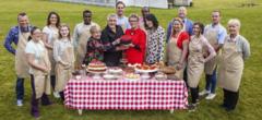 GBBO: How viewers reacted to the first Channel 4 episode - BBC News