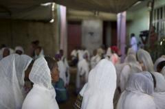 Ethiopia and Eritrea: A wedding, birth and baptism at the border - BBC News