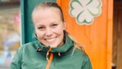 Mitch McConnell freezes for second time during press event - BBC News