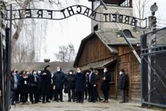 Survivors and leaders mark Holocaust Memorial Day - BBC News
