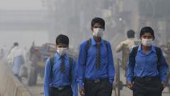 Pakistan protest: Patients die as lawyers ransack Lahore hospital - BBC ...