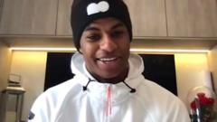 Marcus Rashford's budget cookery serves up fish finger sandwich - BBC News