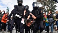 Moscow protests: Opposition rally 'largest since 2011' - BBC News