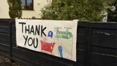 Whaley Bridge: Getting creative to thank emergency services - BBC News