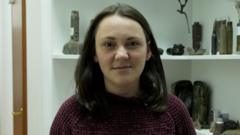 Ukrainians put on united front as Russia crisis mounts - BBC News