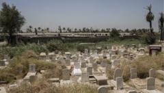 In pictures: The crown jewel of Iraq's railway - BBC News