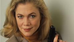 Author Sarah Hilary wins Harrogate crime novel award - BBC News