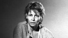 Raquel Welch: A life in pictures - BBC News