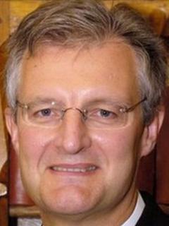 David Crompton appointed new South Yorkshire Police chief - BBC News
