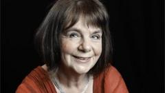 Laureate issues library challenge to Culture Secretary - BBC News