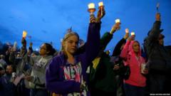 Day in pictures: 17 April 2013 - BBC News