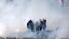 Week in pictures: 27 April - 3 May 2013 - BBC News