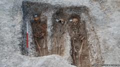 Medieval skeletons give clues to leprosy origins - BBC News